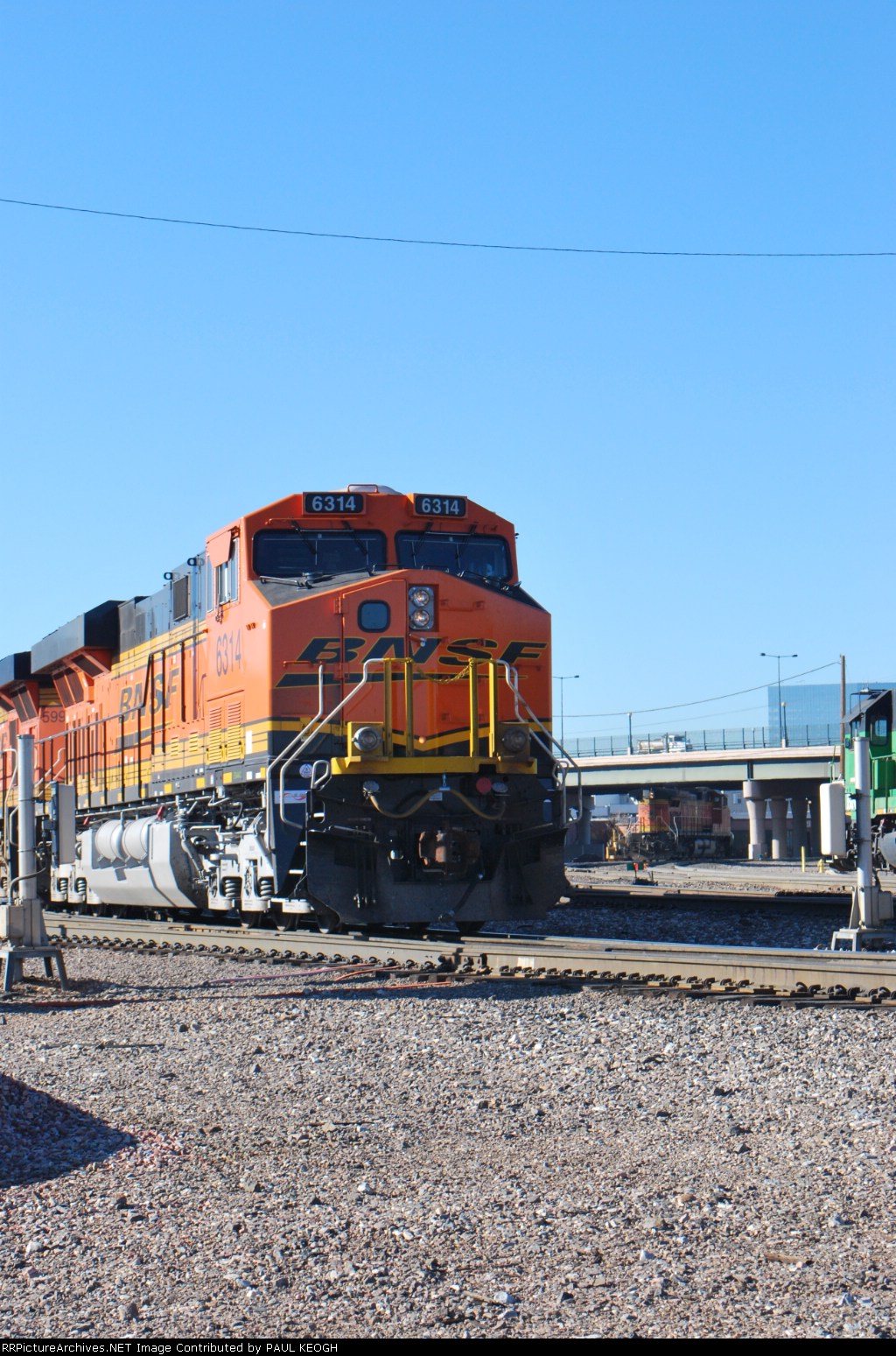 BNSF 6314 as backs into the BNSF fuel pits with BNSF 5995 in front of her.